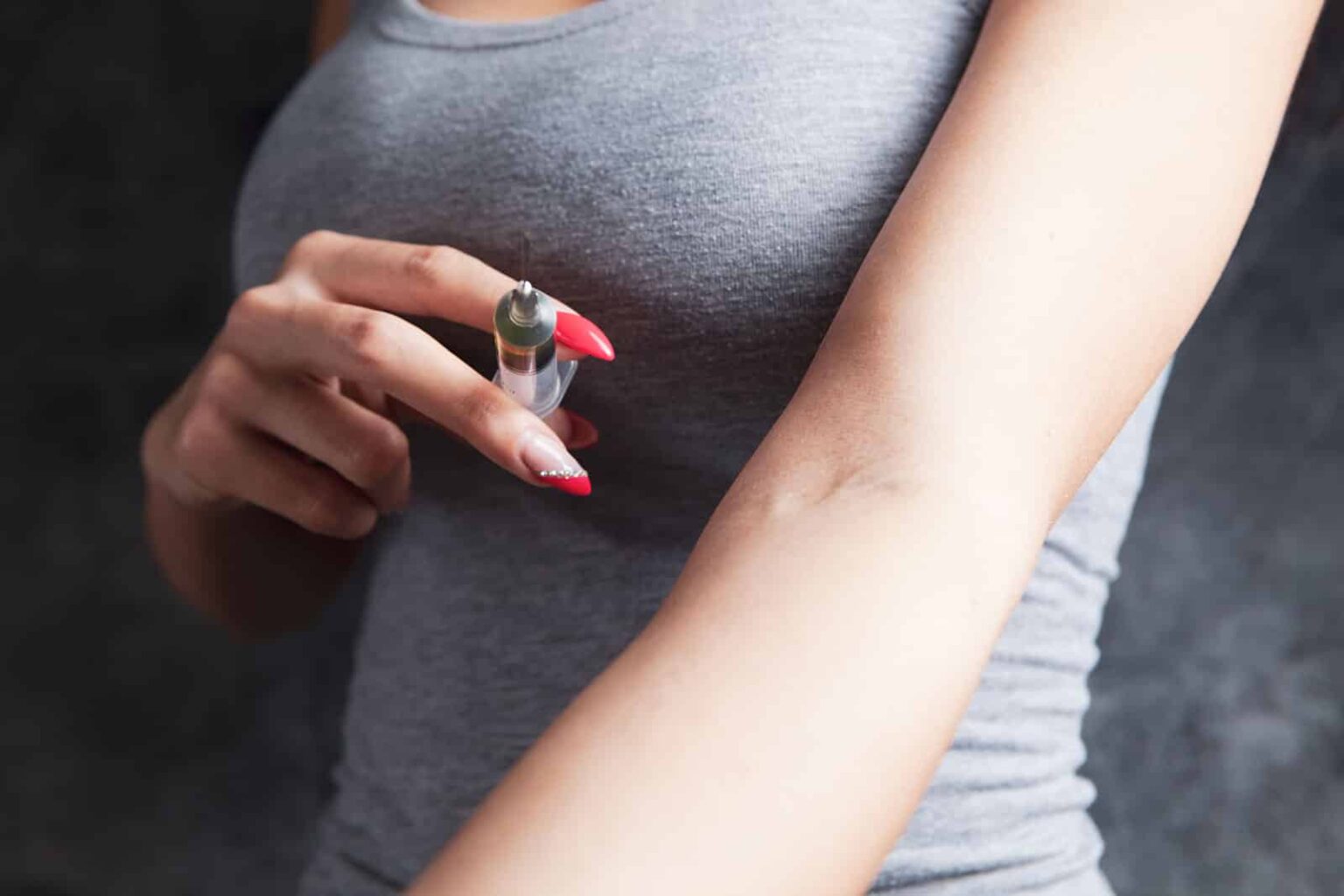 Track Marks on Arm: Identifying, Addressing the Signs